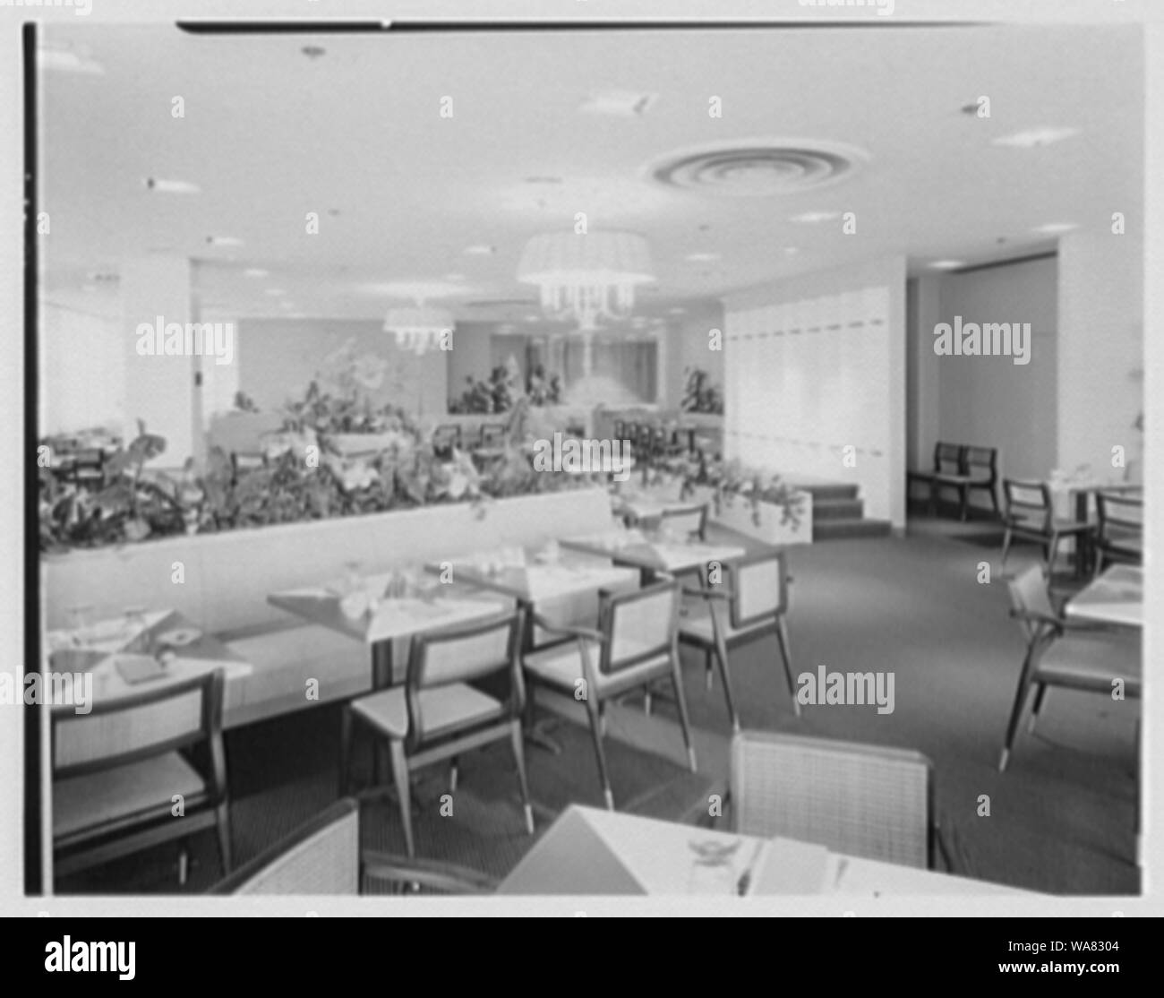 Burdine's department store, business in 163rd St. Shopping Center ...