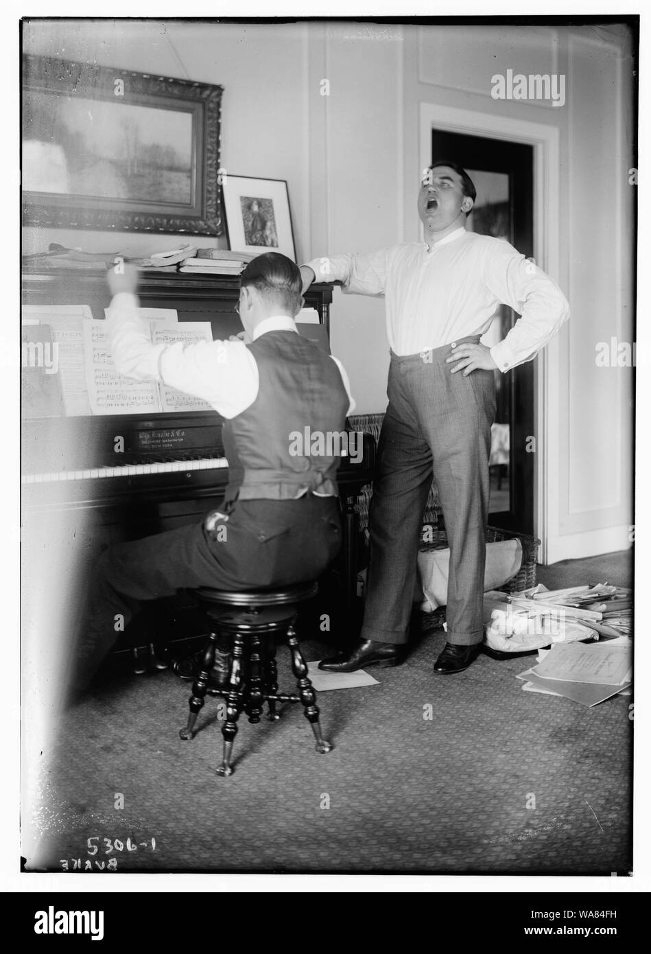 Singing artist Black and White Stock Photos & Images - Alamy