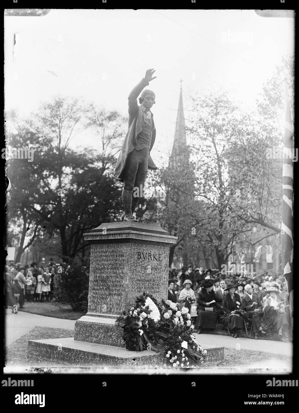 Burke statue hi-res stock photography and images - Alamy
