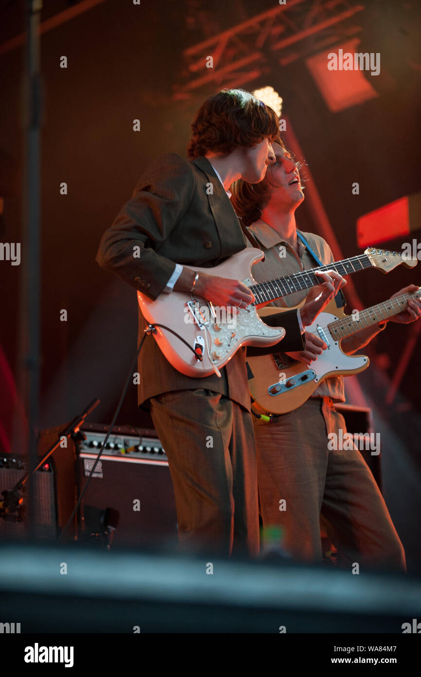 Parcels band hi-res stock photography and images - Alamy