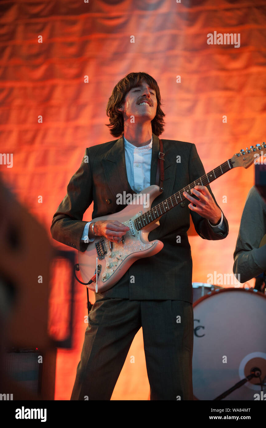 Parcels band hi-res stock photography and images - Alamy