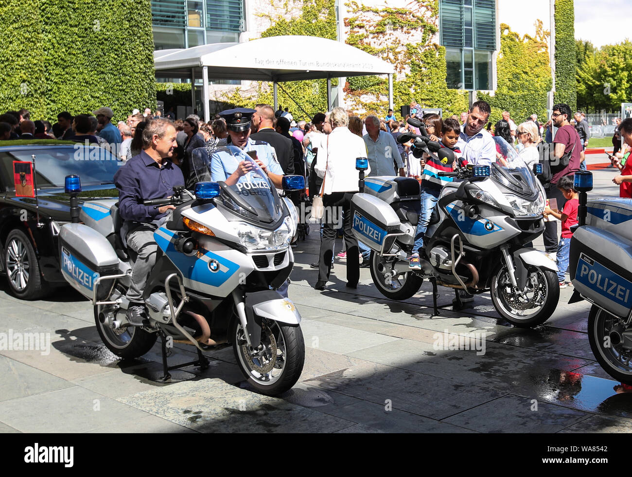 Berlin germany police motorcycles hi-res stock photography and images ...