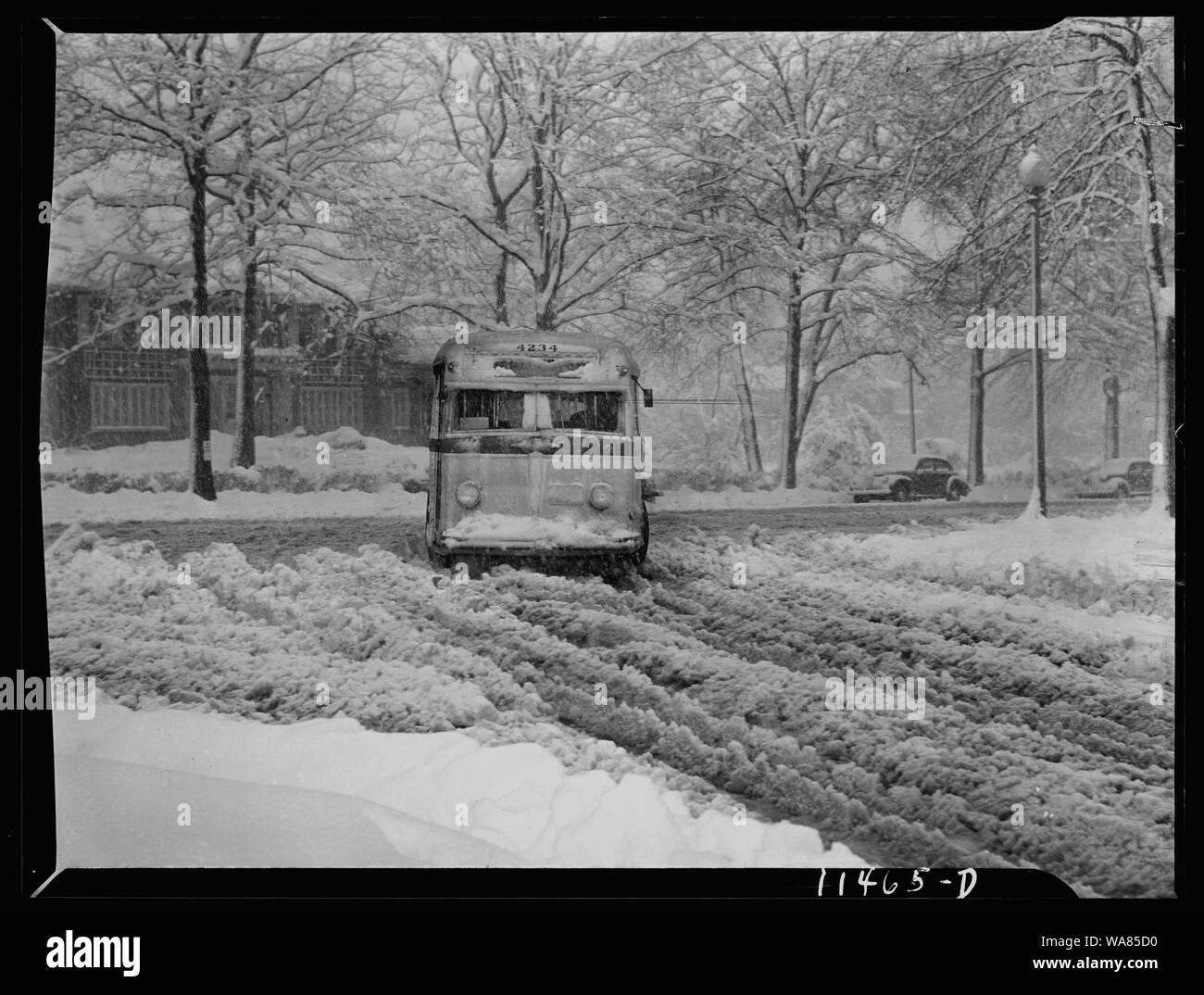 Snow commute Black and White Stock Photos & Images - Alamy