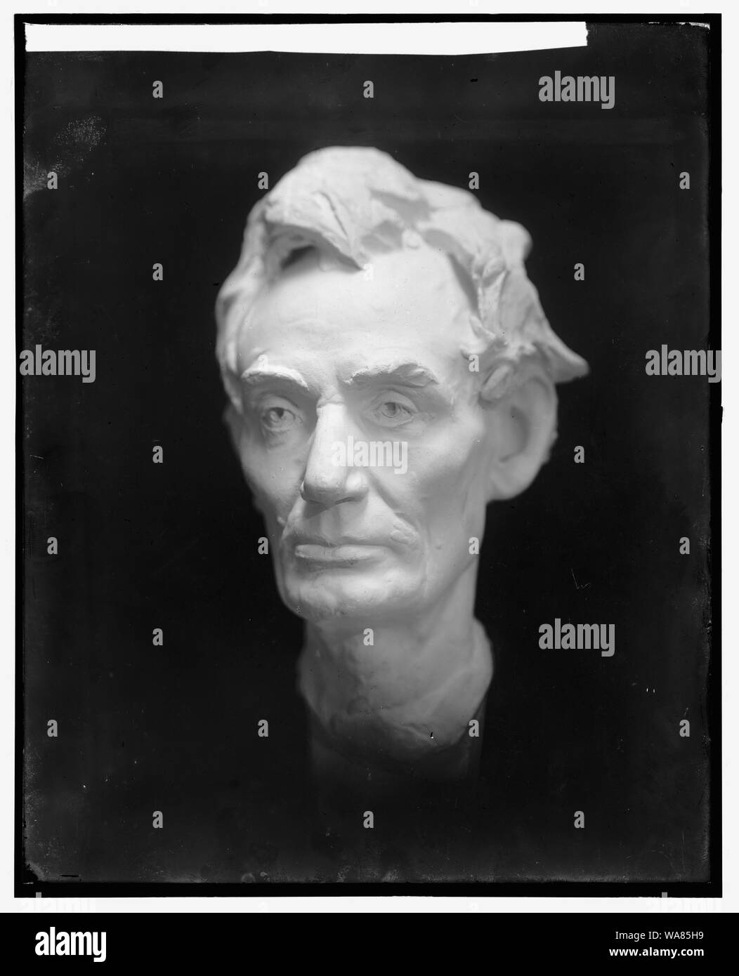 Bust monument statue Cut Out Stock Images & Pictures - Alamy