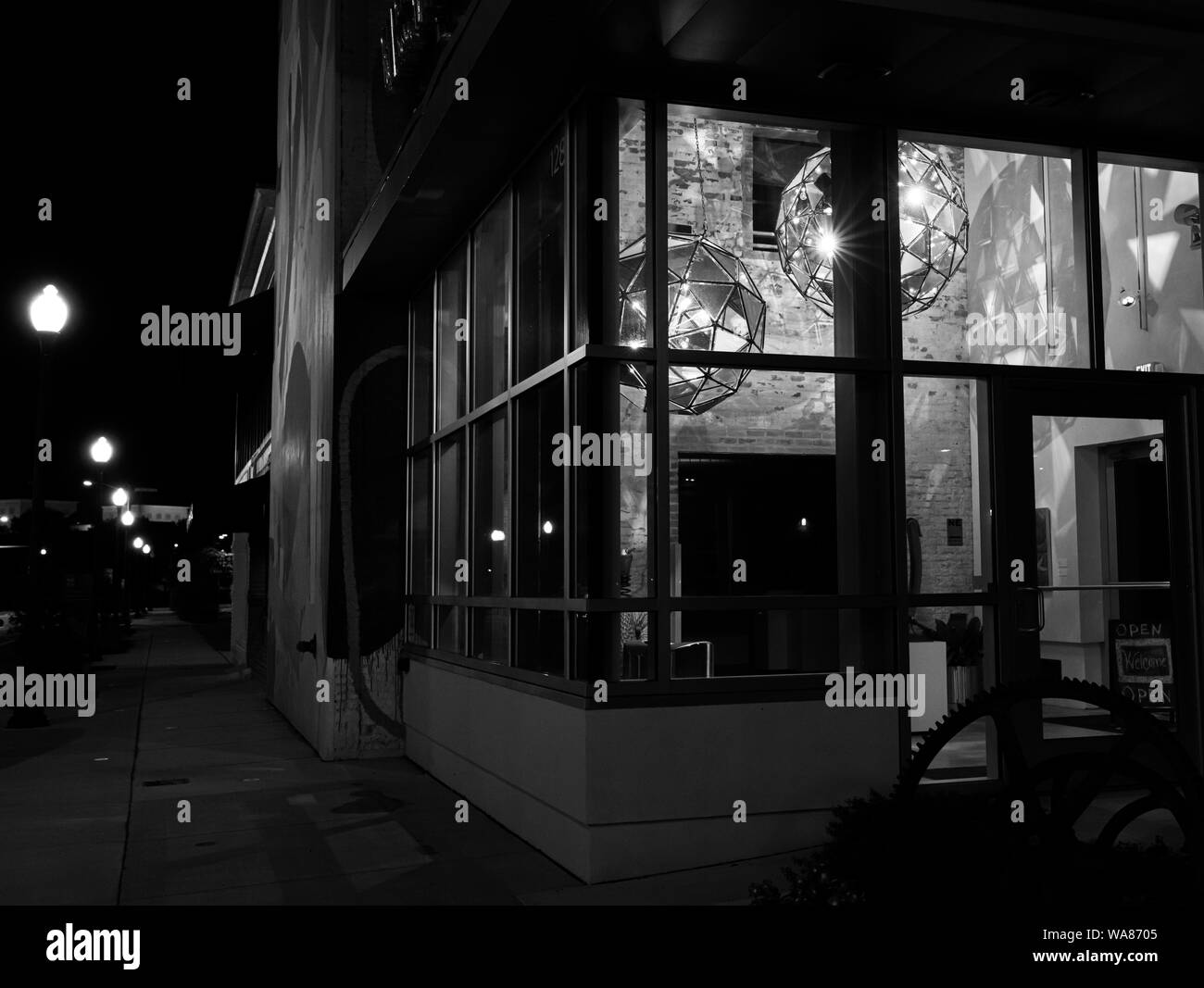 Reflective art hi-res stock photography and images - Alamy