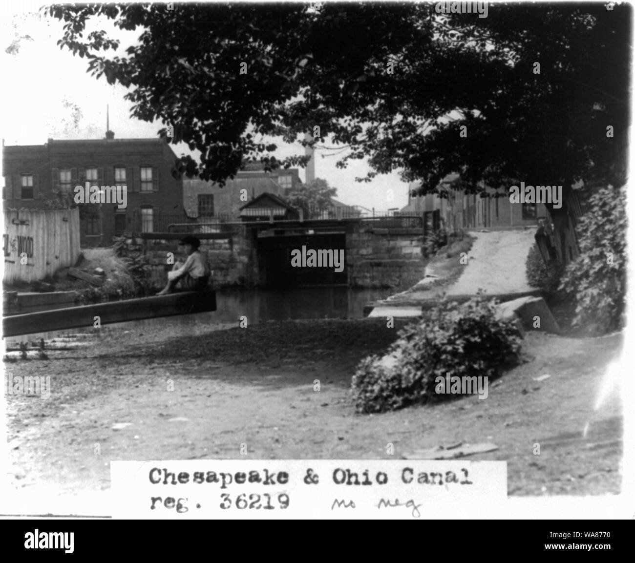 Bridge structure in street Black and White Stock Photos & Images - Alamy