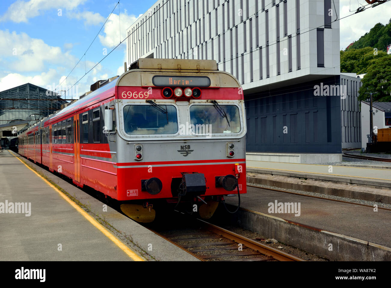 Nsb train station hi-res stock photography and images - Alamy