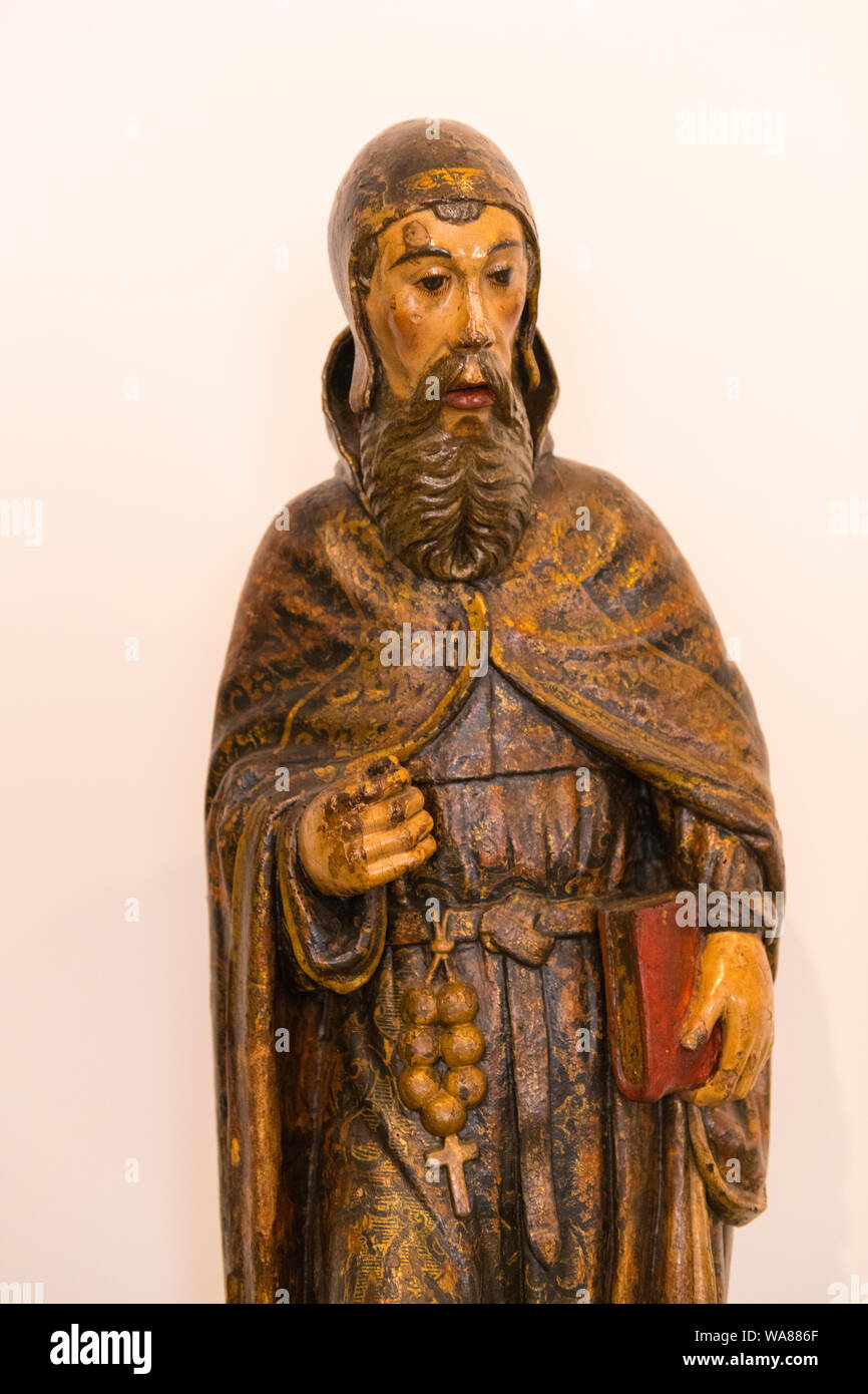 Saint statue monk sculpture hi-res stock photography and images - Alamy