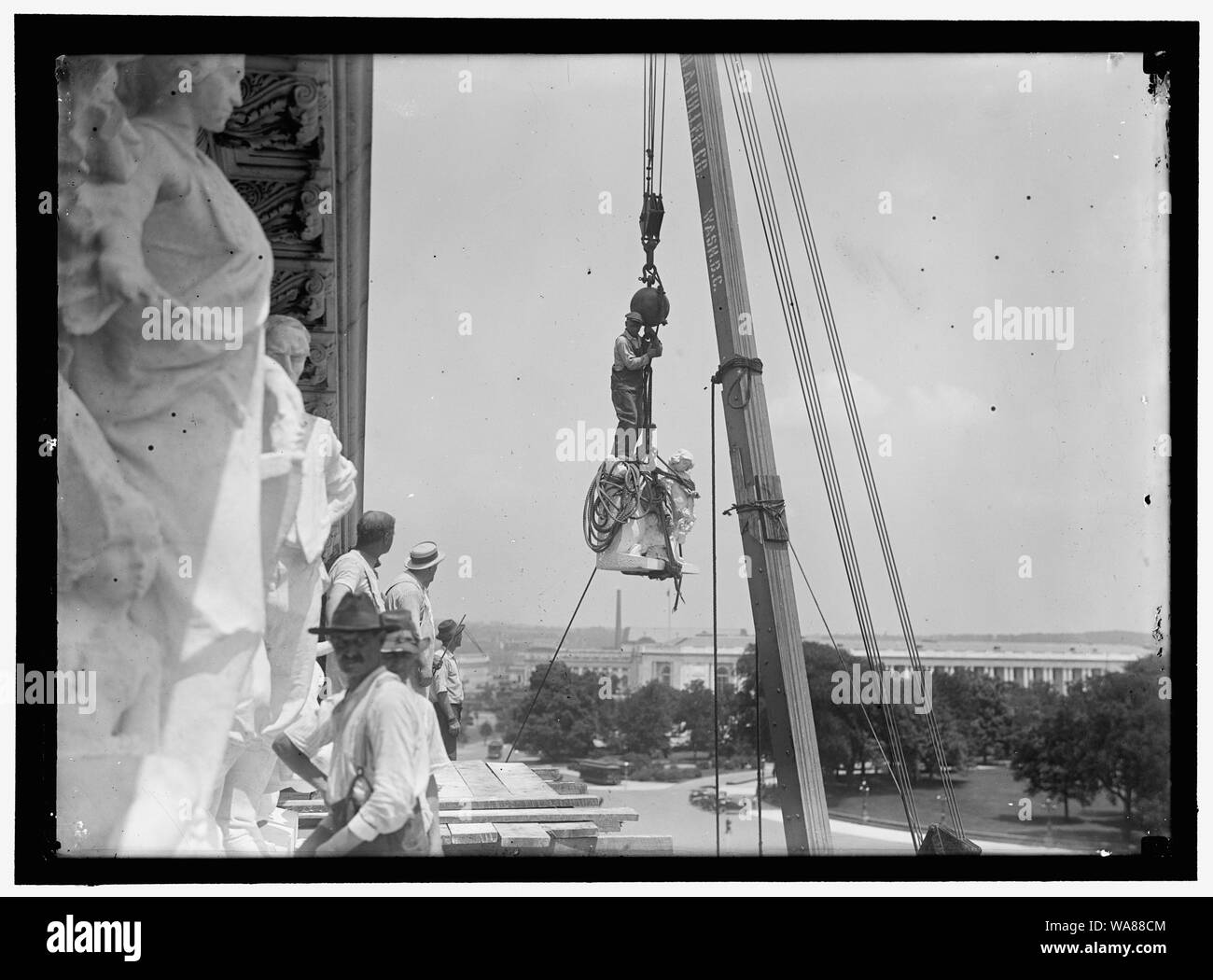 Public art sculpture on Cut Out Stock Images & Pictures - Alamy