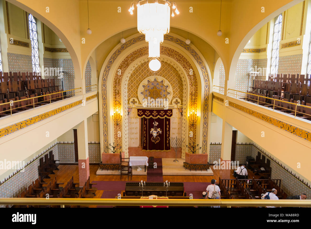 Bimah synagogue hi-res stock photography and images - Alamy