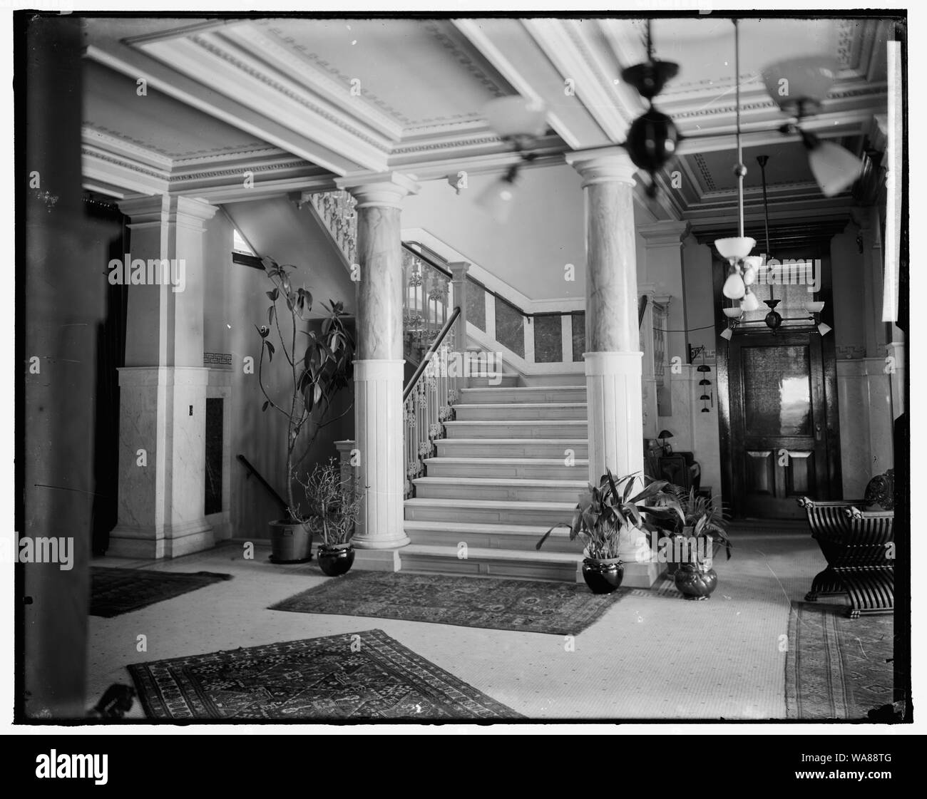 Religious interior architecture Cut Out Stock Images & Pictures - Alamy