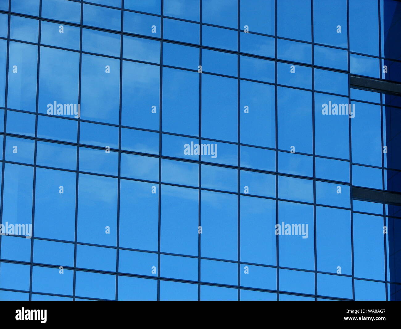 Tall Glass Buildings High Resolution Stock Photography and Images - Alamy