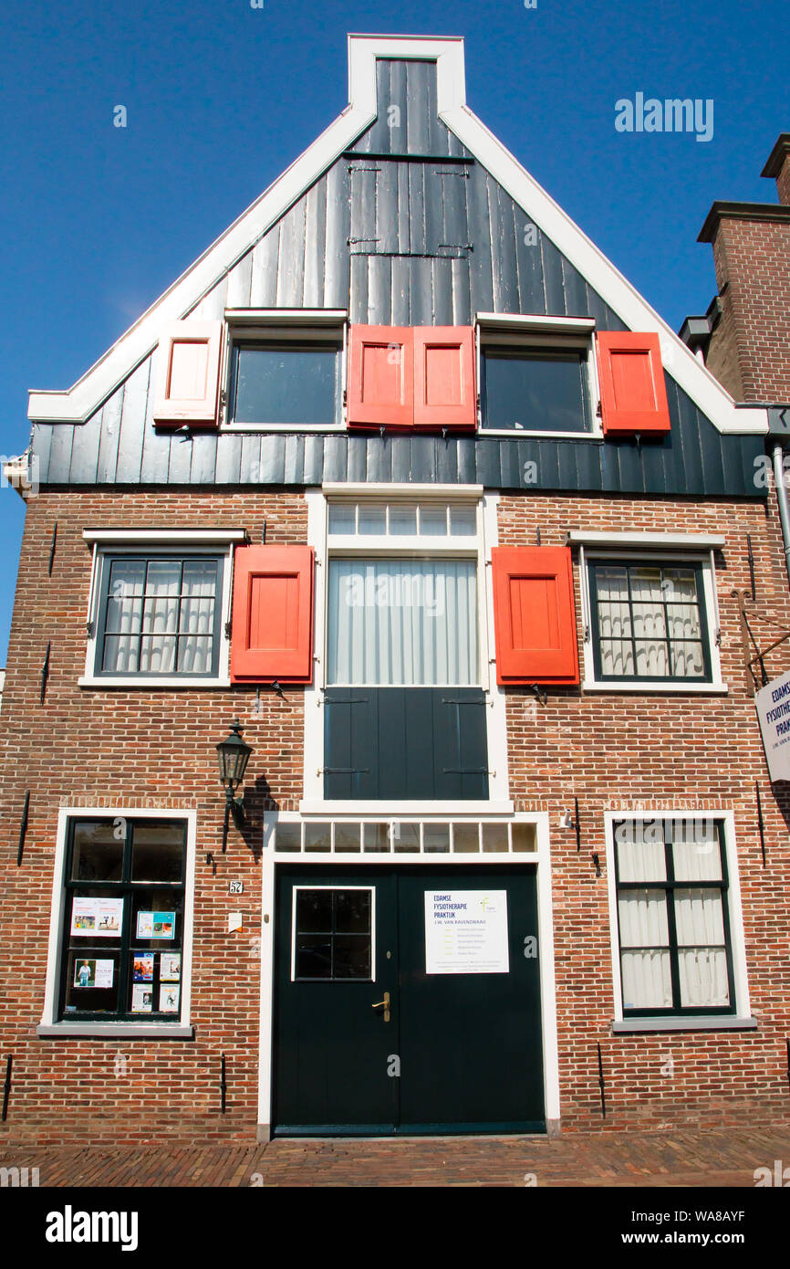 EDAM, NETHERLANDS - SEPTEMBER 1, 2018: View of traditional architecture ...