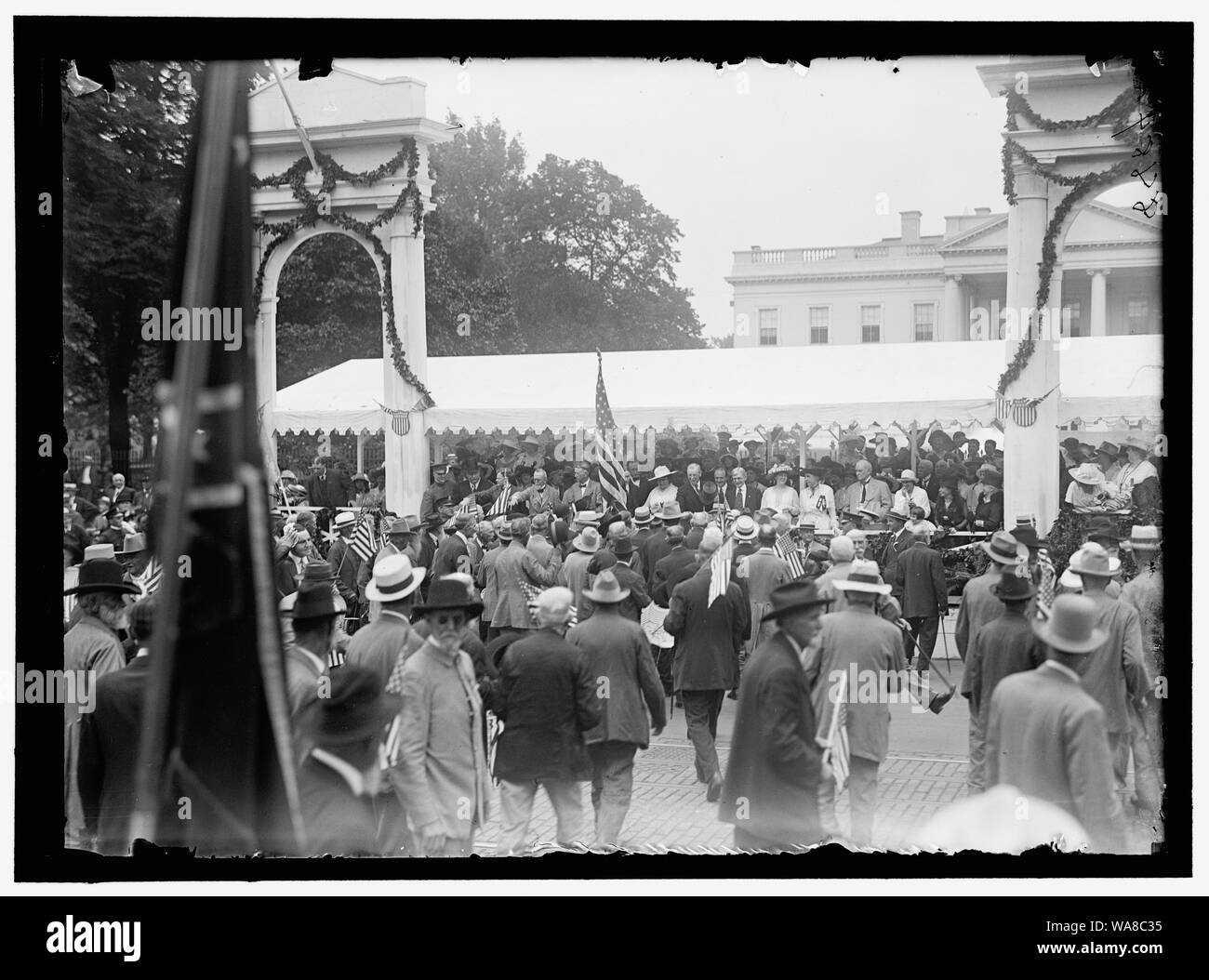 CONFEDERATE REUNION. PRESIDENT AND MRS. WILSON; MARSHALL, ETC ...