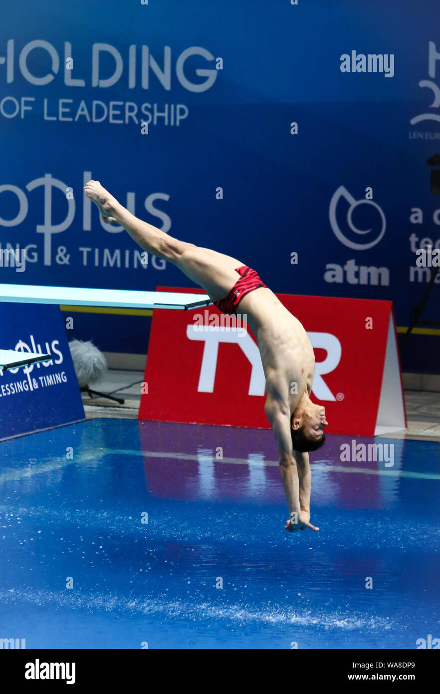 1m springboard men final hi-res stock photography and images - Alamy