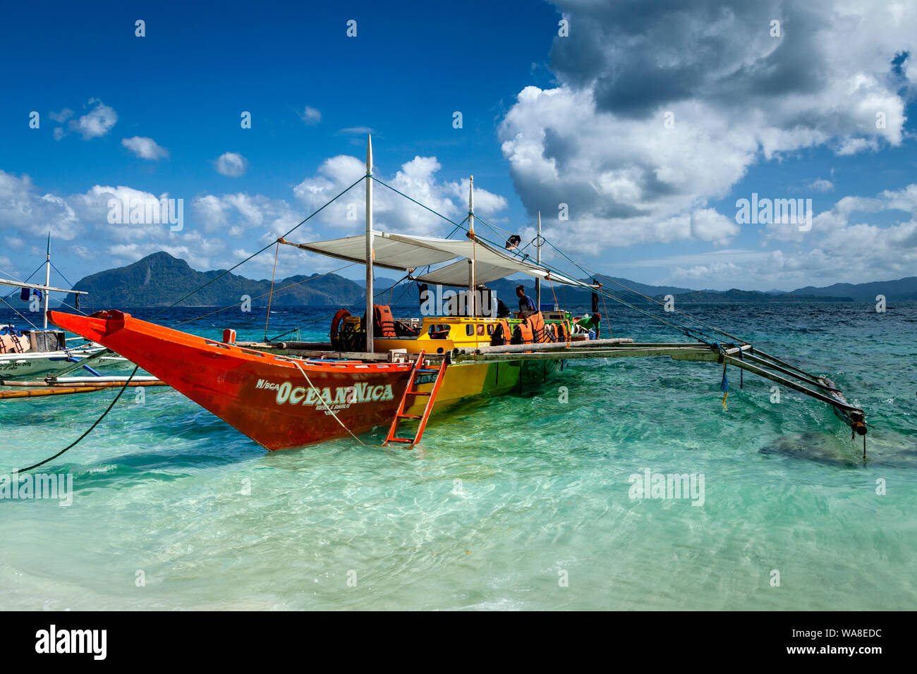 A Traditional Wooden Banca Boat At Entalula Beach, El Nido, Palawan ...