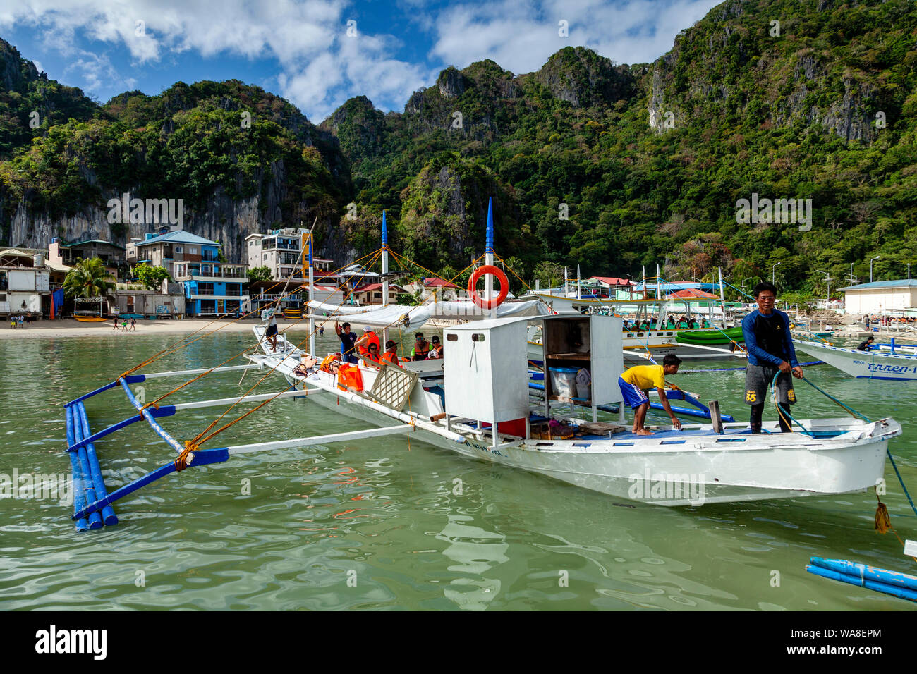 A Traditional Wooden Banca Boat, El Nido, Palawan, The Philippines ...