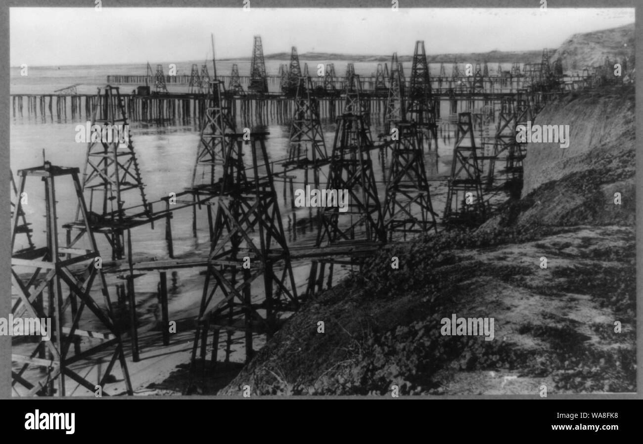 Santa barbara oil rigs Black and White Stock Photos & Images - Alamy