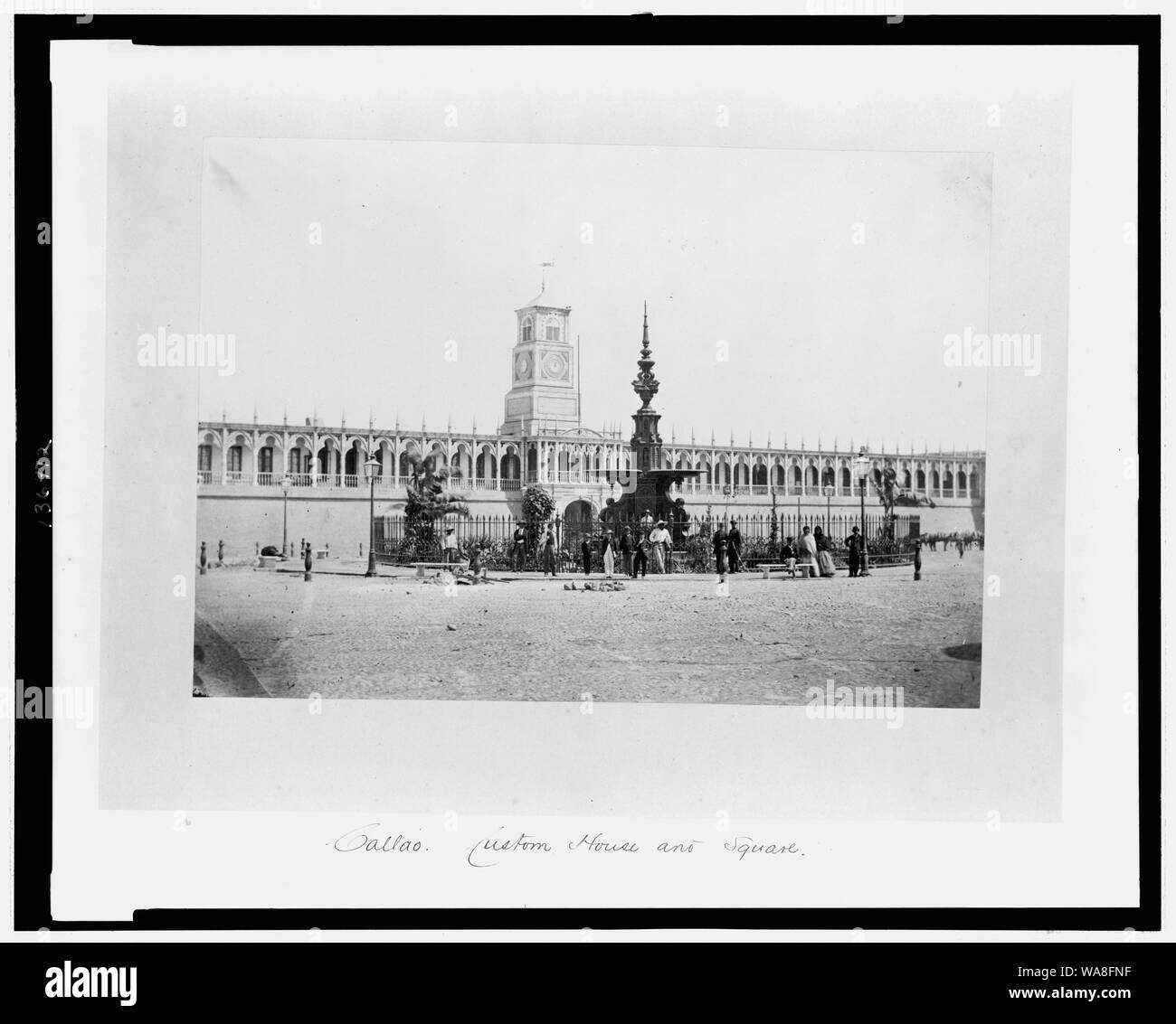 Customs house square Black and White Stock Photos & Images - Alamy