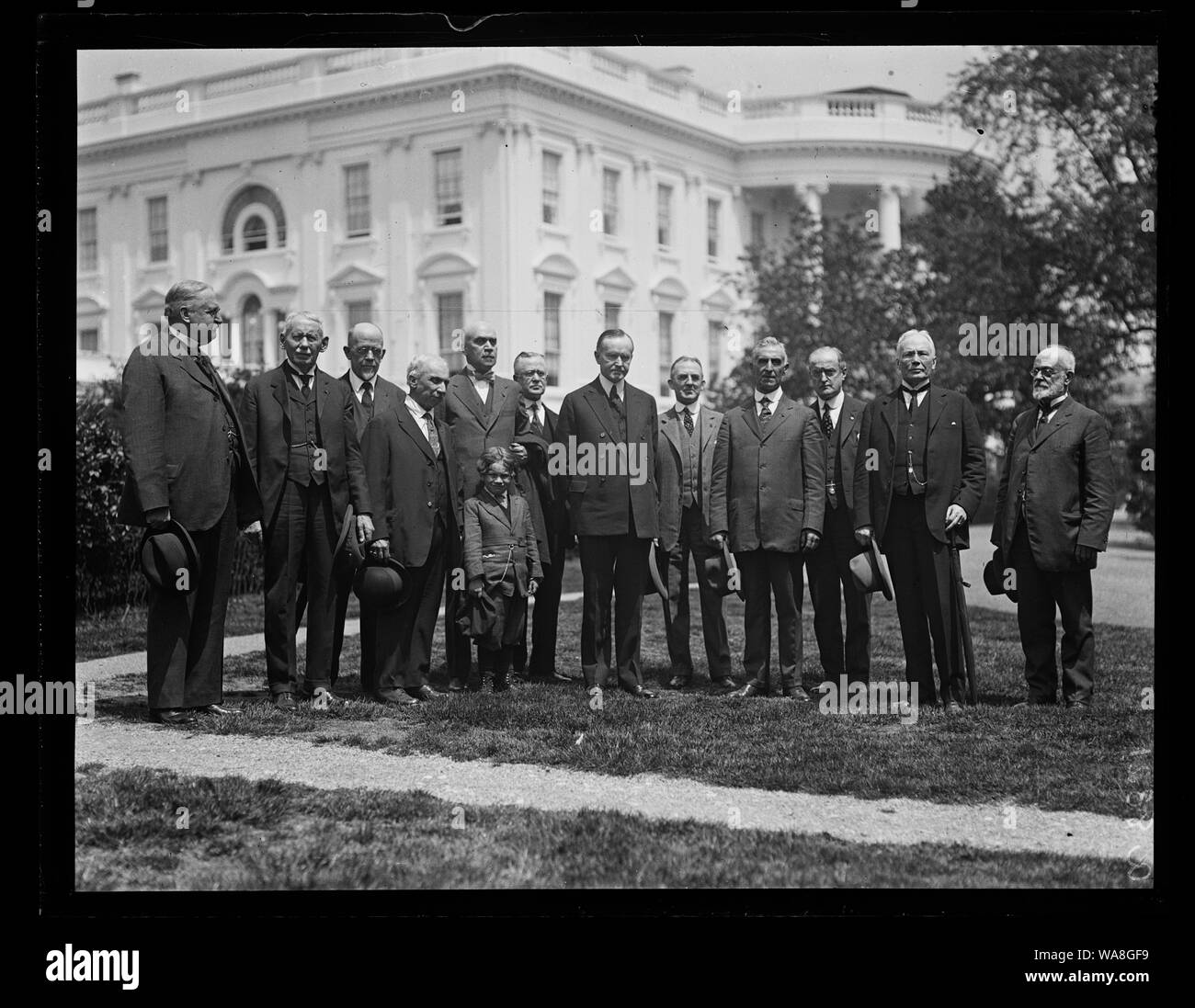 Calvin Coolidge and group outside White House, Washington, D.C Stock ...