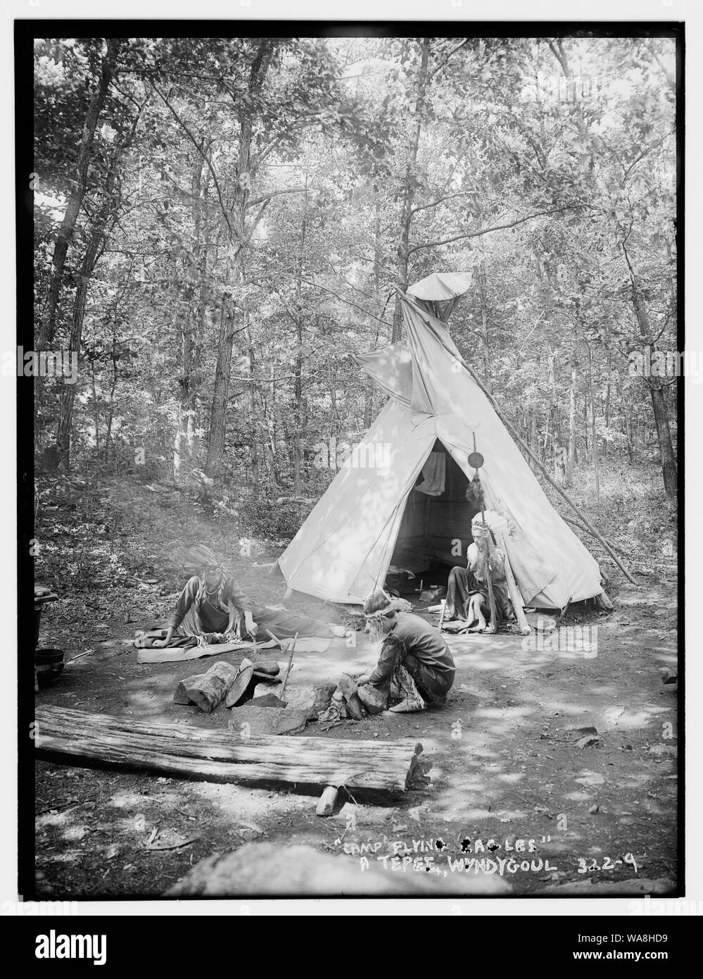 Teepee camp hi-res stock photography and images - Alamy