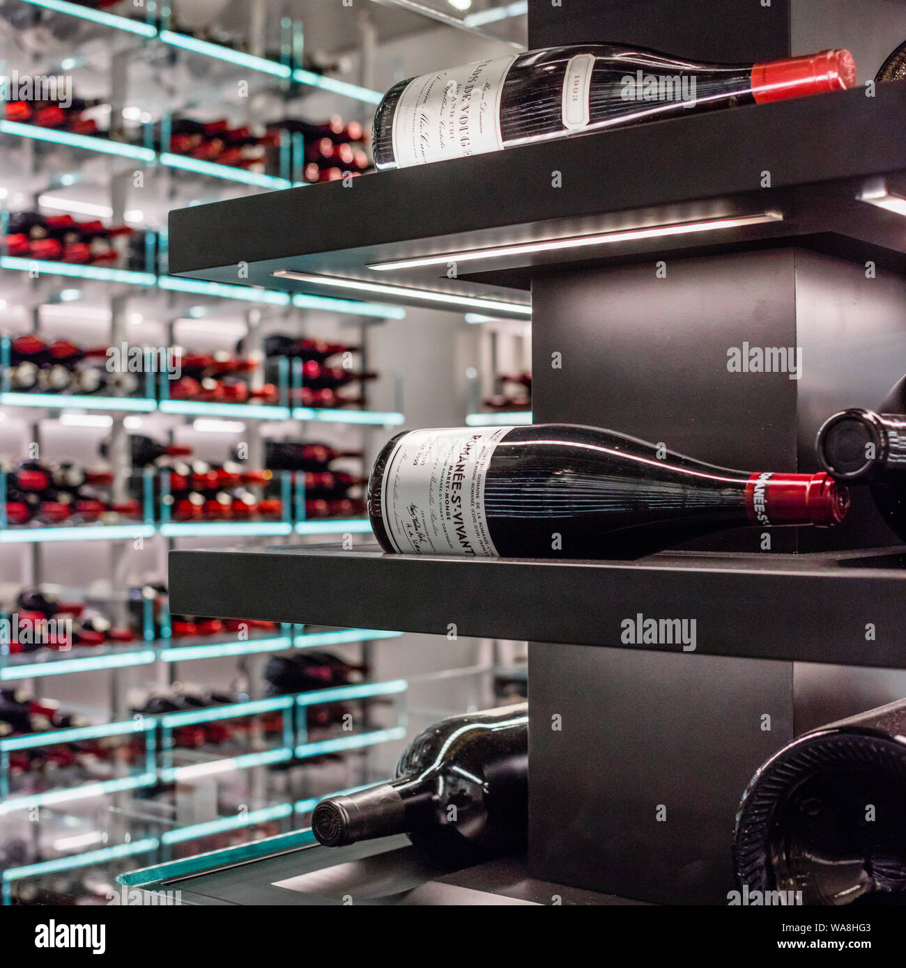 Modern wine cellar Stock Photo - Alamy