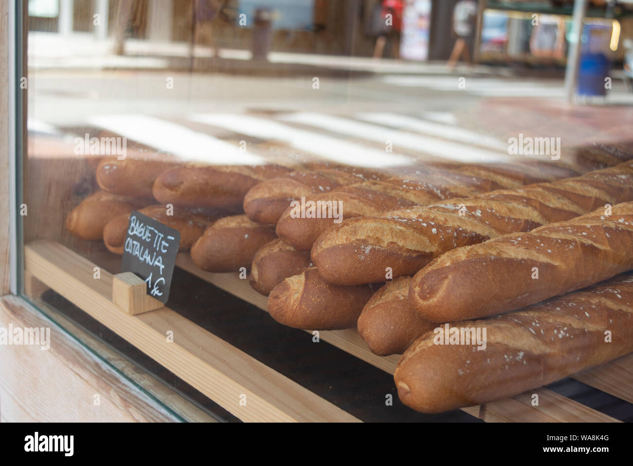 1 euro store hi-res stock photography and images - Alamy