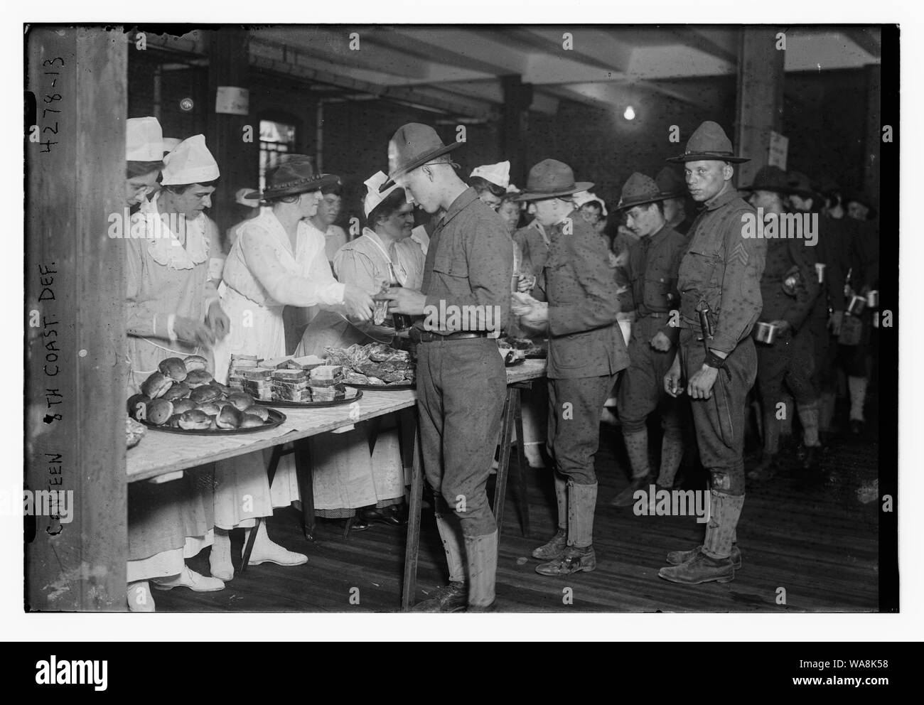 Coast guard personnel base hi-res stock photography and images - Alamy