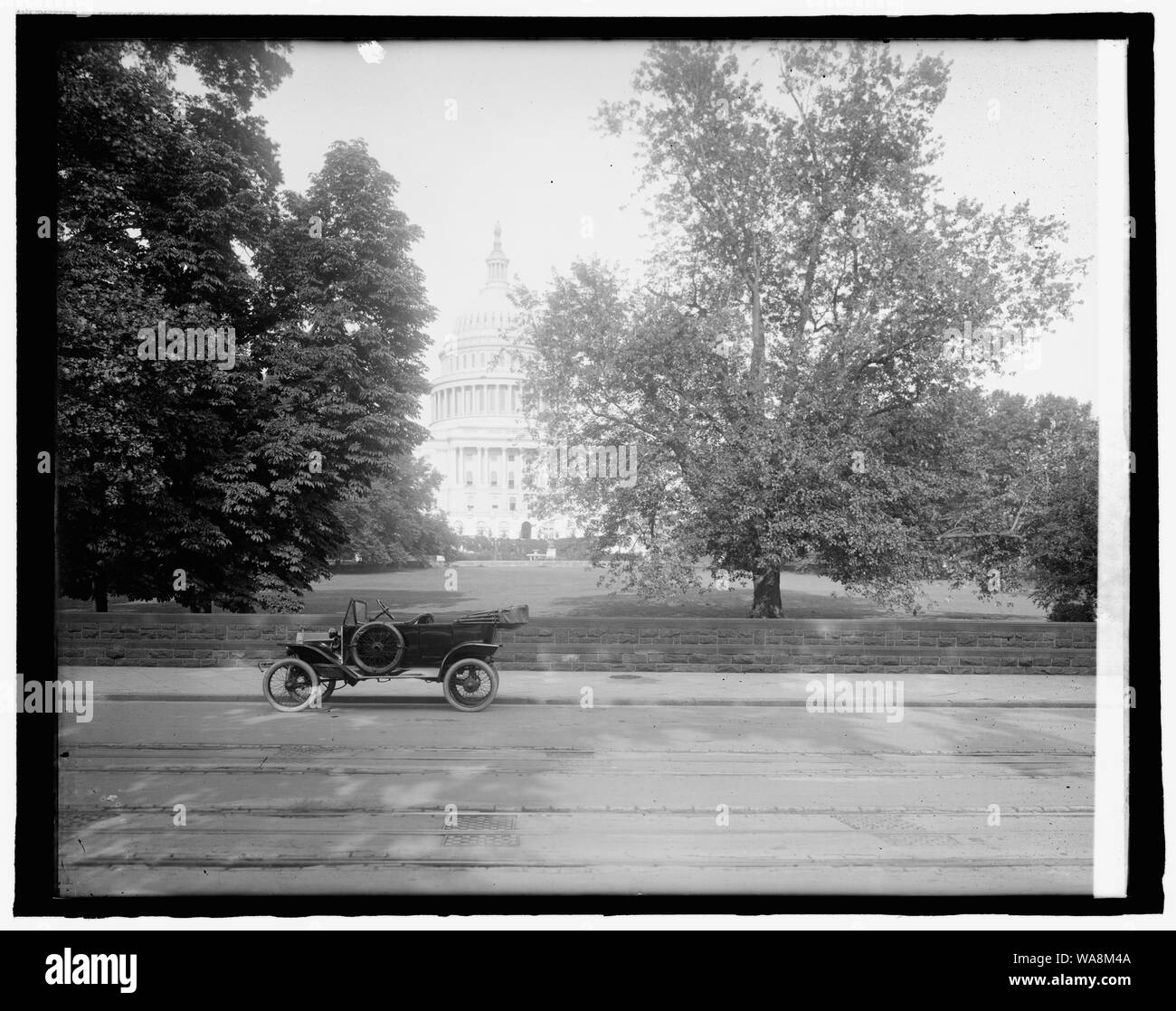 Neoclassical style capitol building hi-res stock photography and images ...