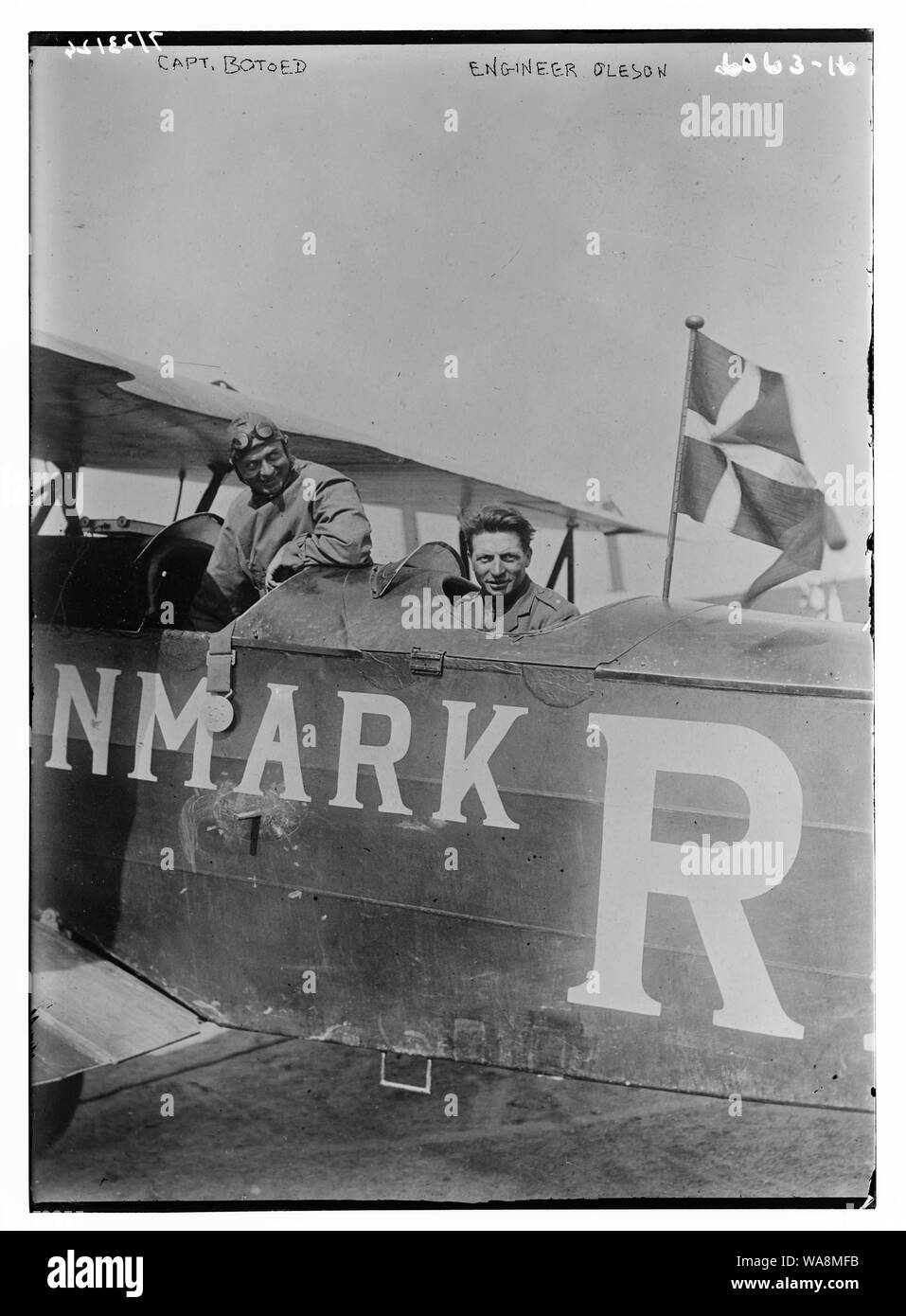 Captain engineer hi-res stock photography and images - Alamy