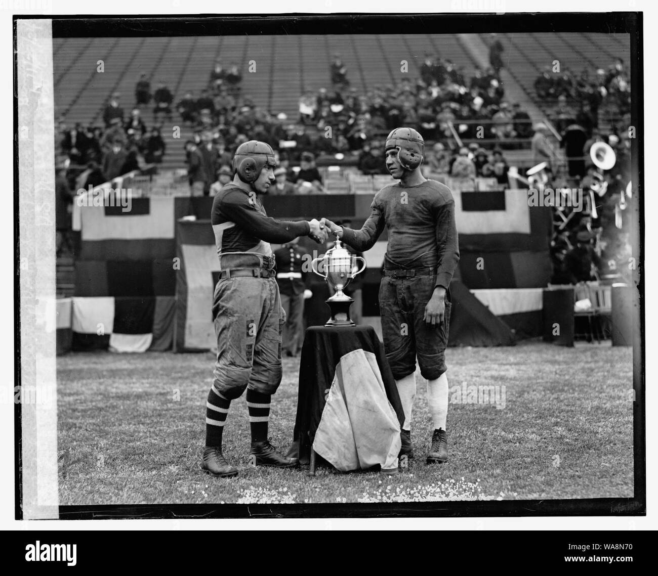 Capt. J. Sanders U.S.N. & Capt. W.C. Kjelston U.S.A. - Scout Fleet vs ...