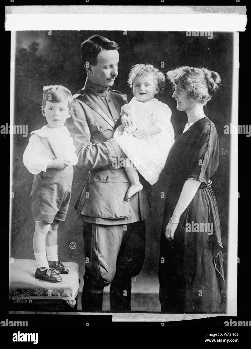 Family kermit hi-res stock photography and images - Alamy