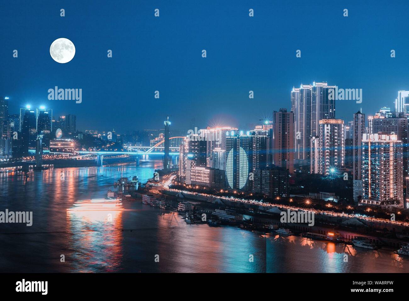 Chongqing, Chongqing, China. 19th Aug, 2019. Chongqing, CHINA-A bright ...