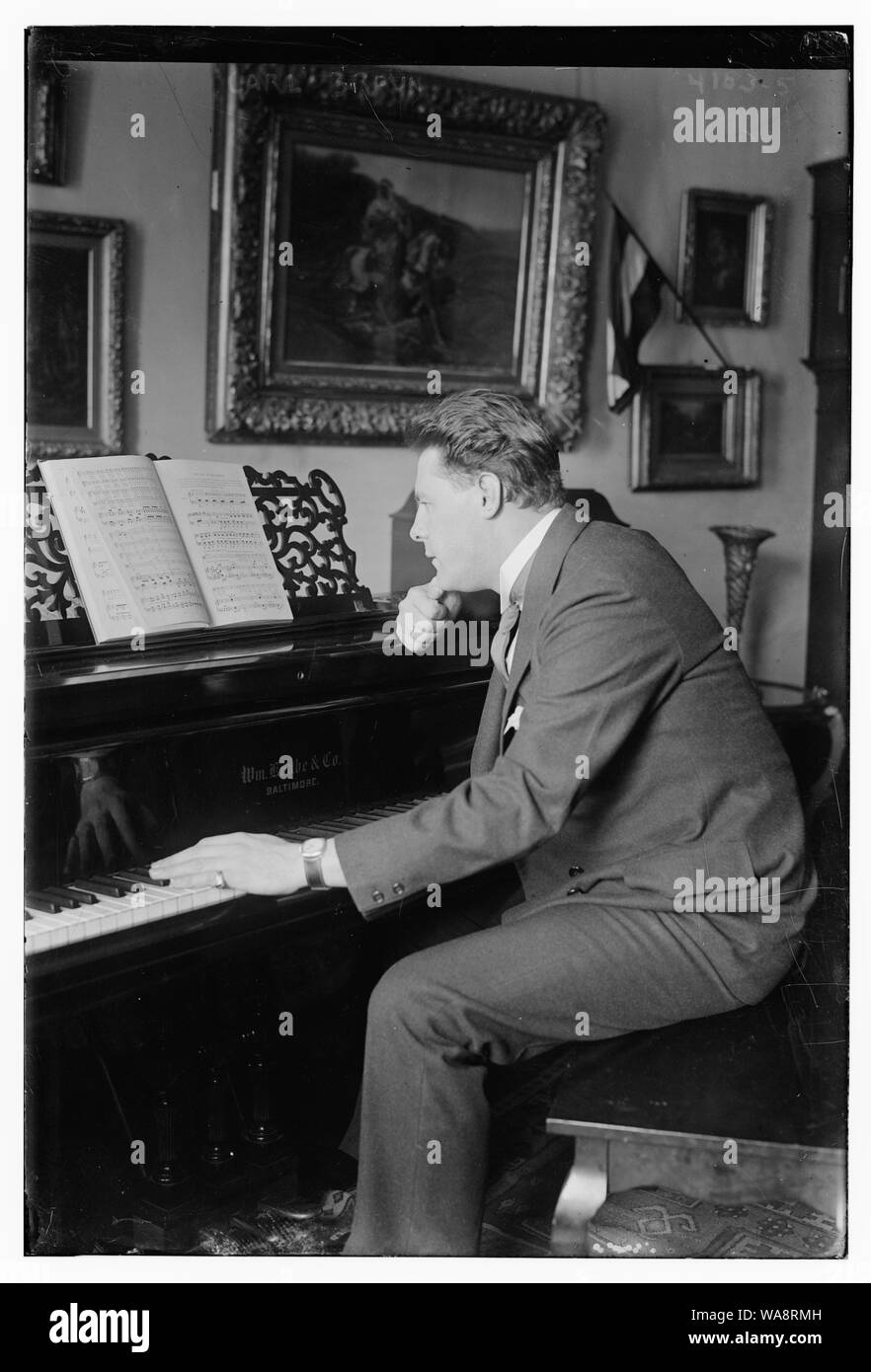 Image playing piano Black and White Stock Photos & Images - Alamy