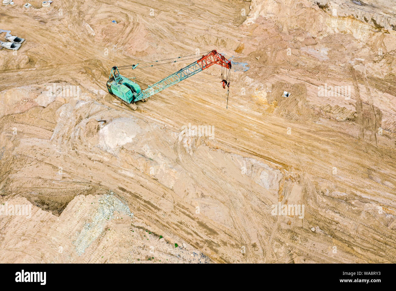 Crawler crane hi-res stock photography and images - Alamy