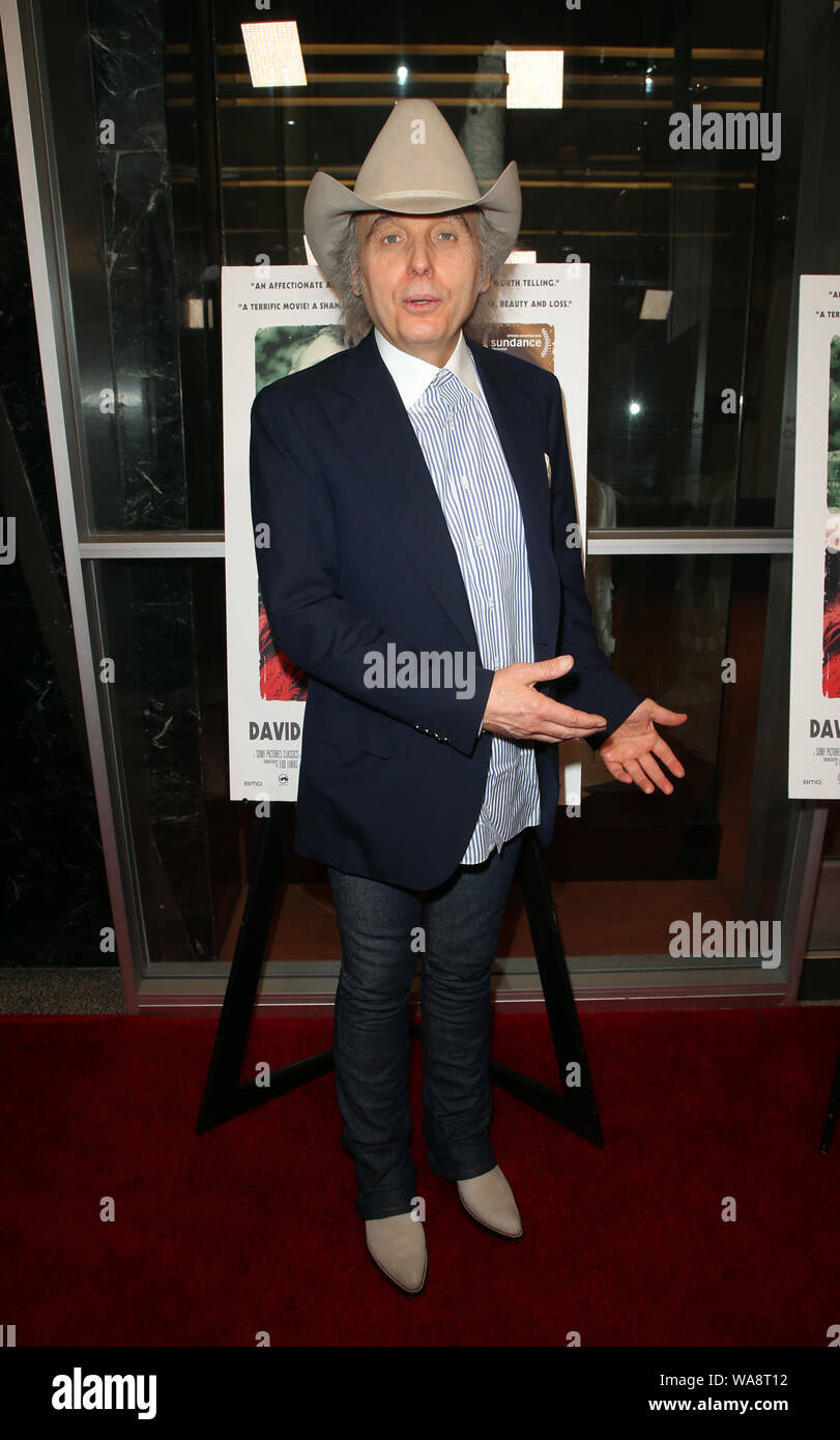 Dwight yoakam 2019 hi-res stock photography and images - Alamy