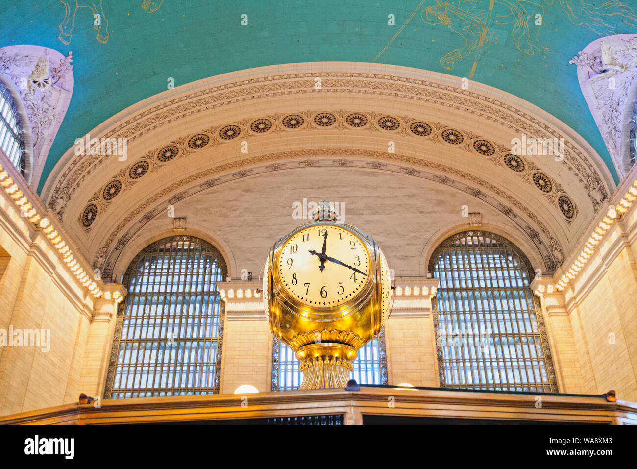 Grand central station window detail hi-res stock photography and images ...