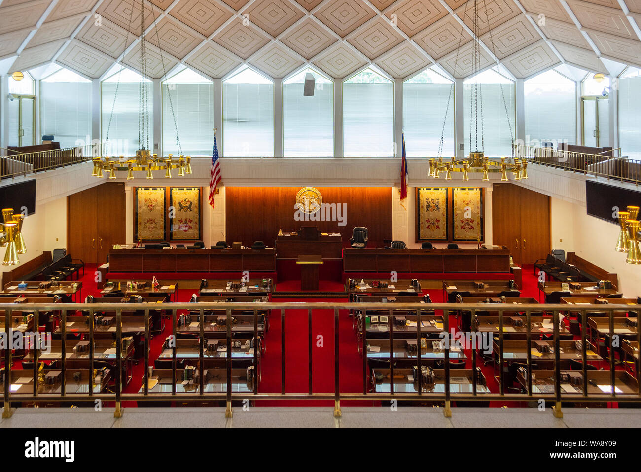 Us senate chamber podium hi-res stock photography and images - Alamy