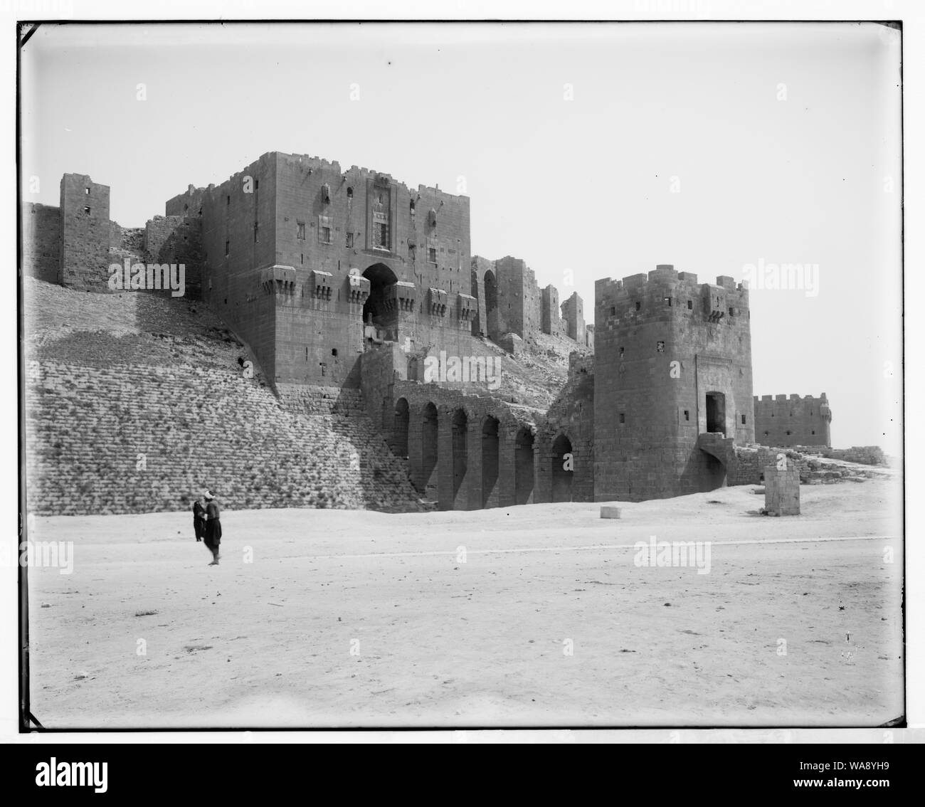 Aleppo castle Black and White Stock Photos & Images - Alamy