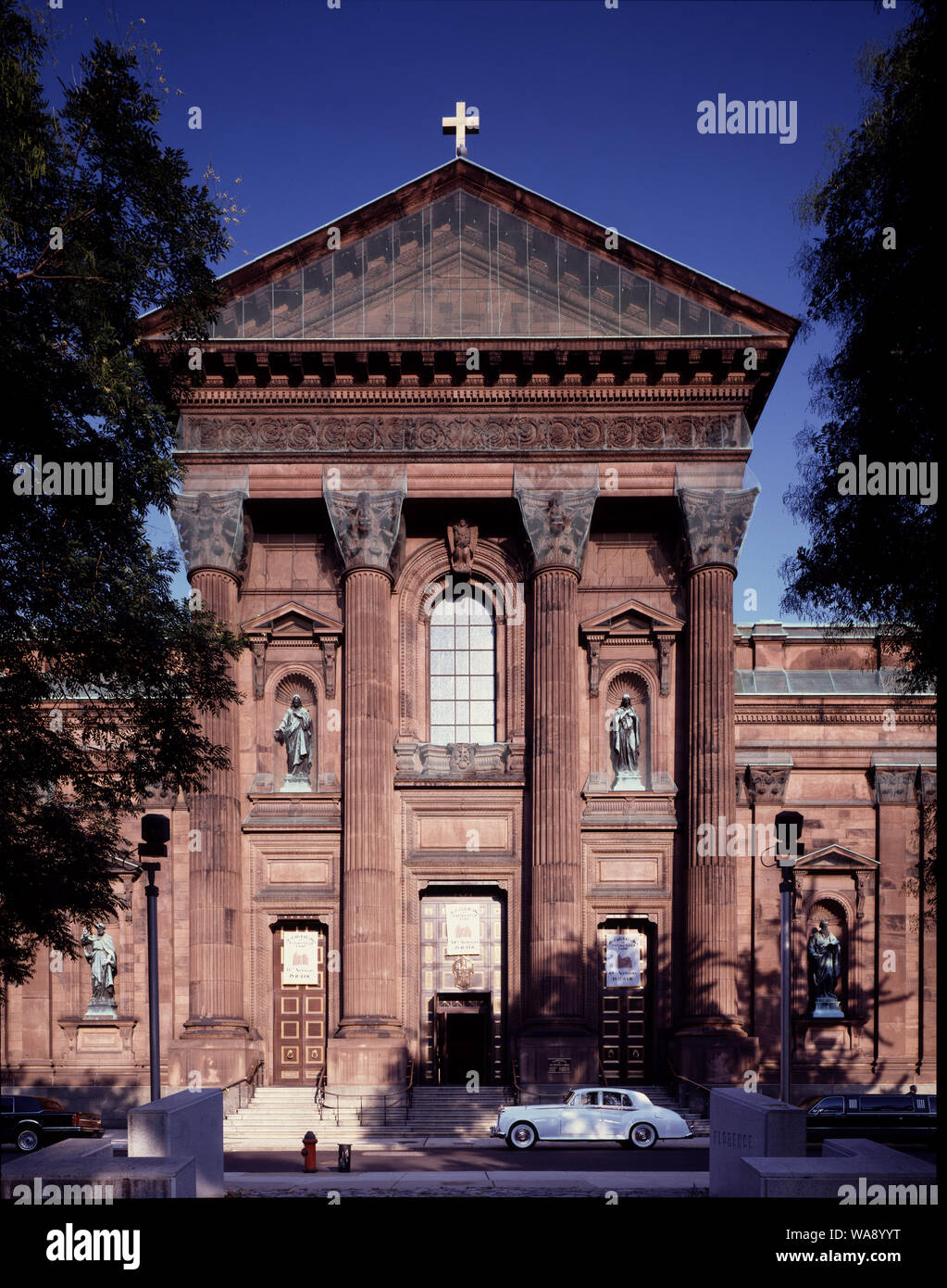 Street church philadelphia hi-res stock photography and images - Alamy
