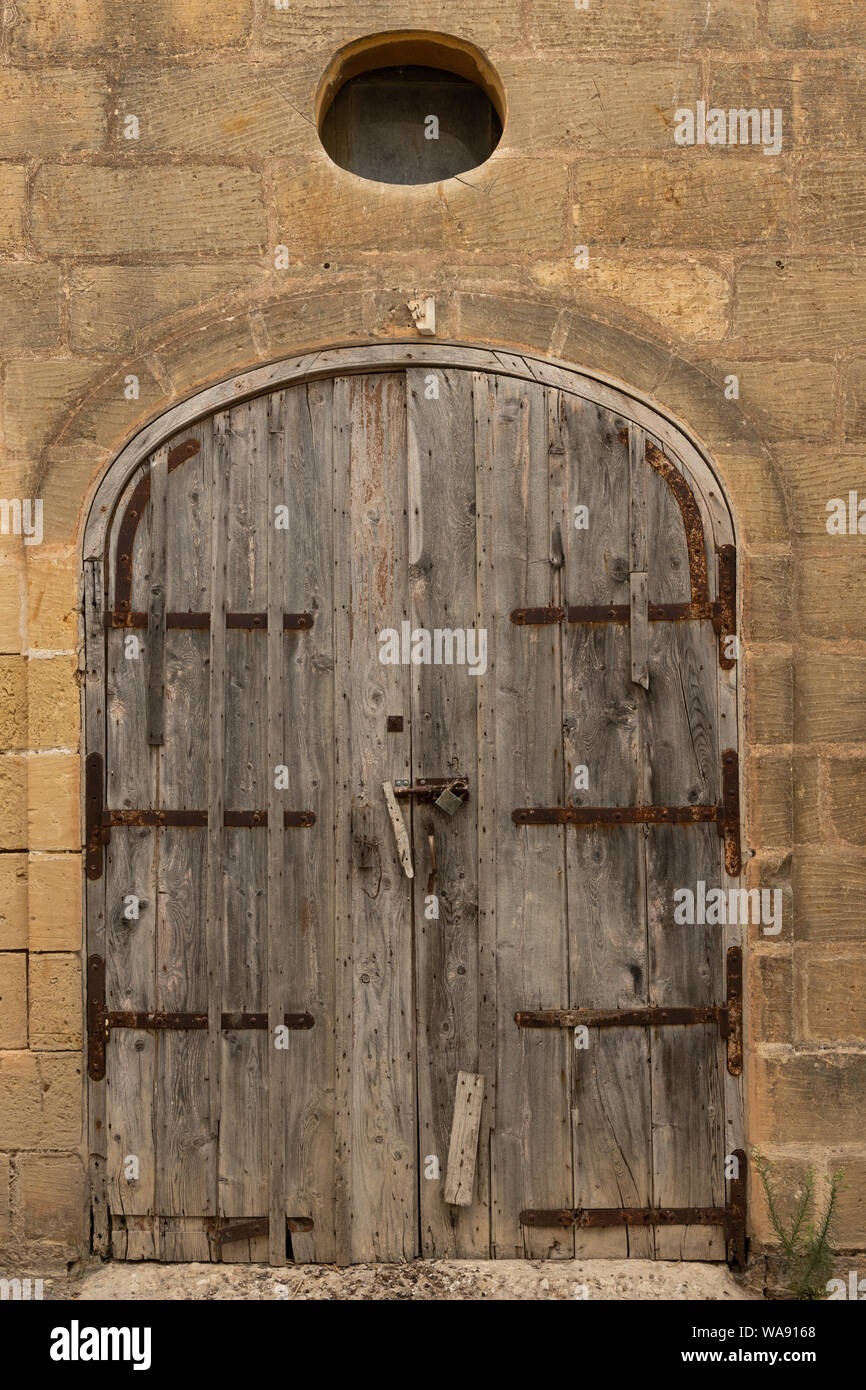 Double tiered arch hi-res stock photography and images - Alamy