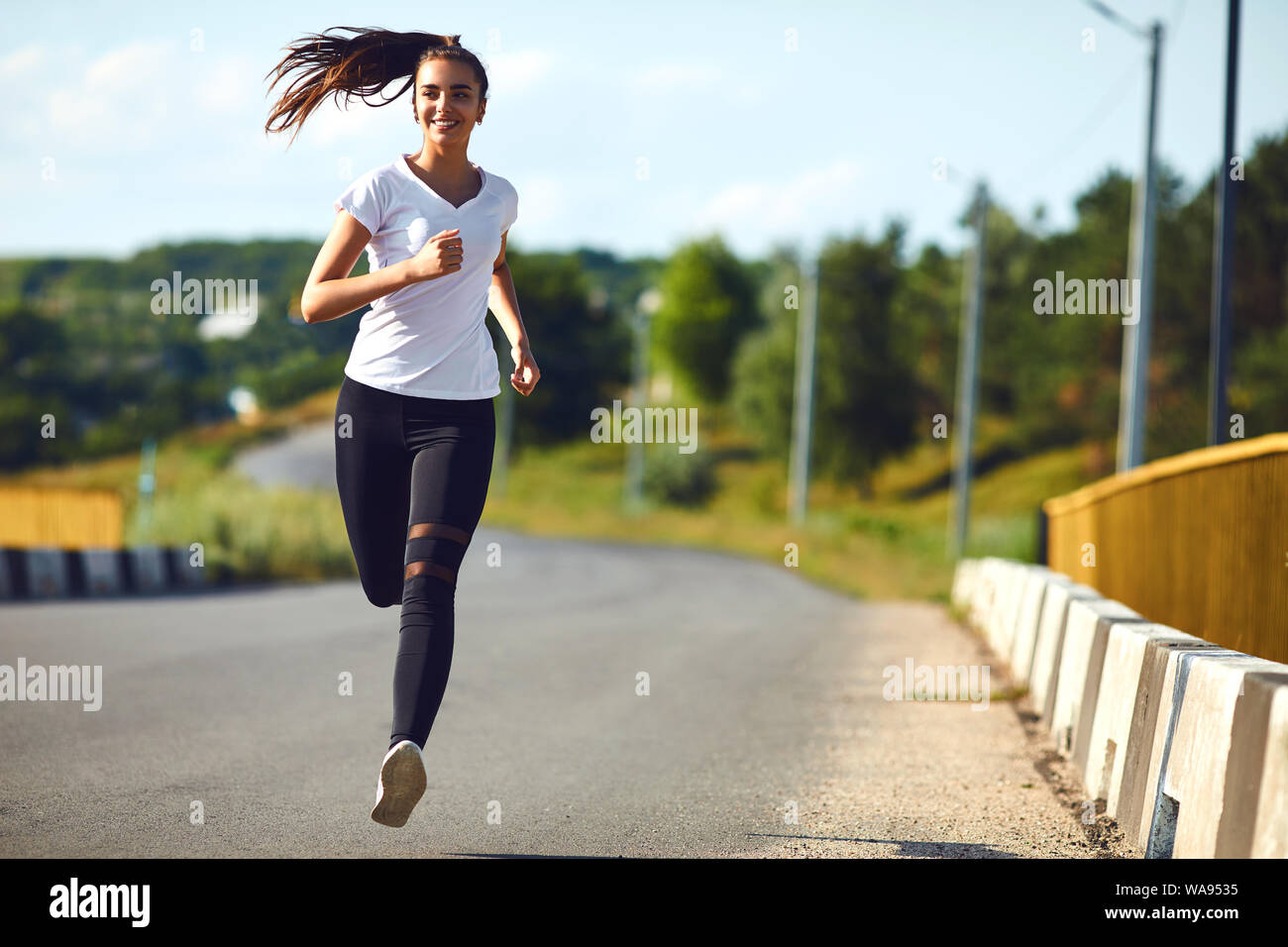 Very fast runner hi-res stock photography and images - Alamy