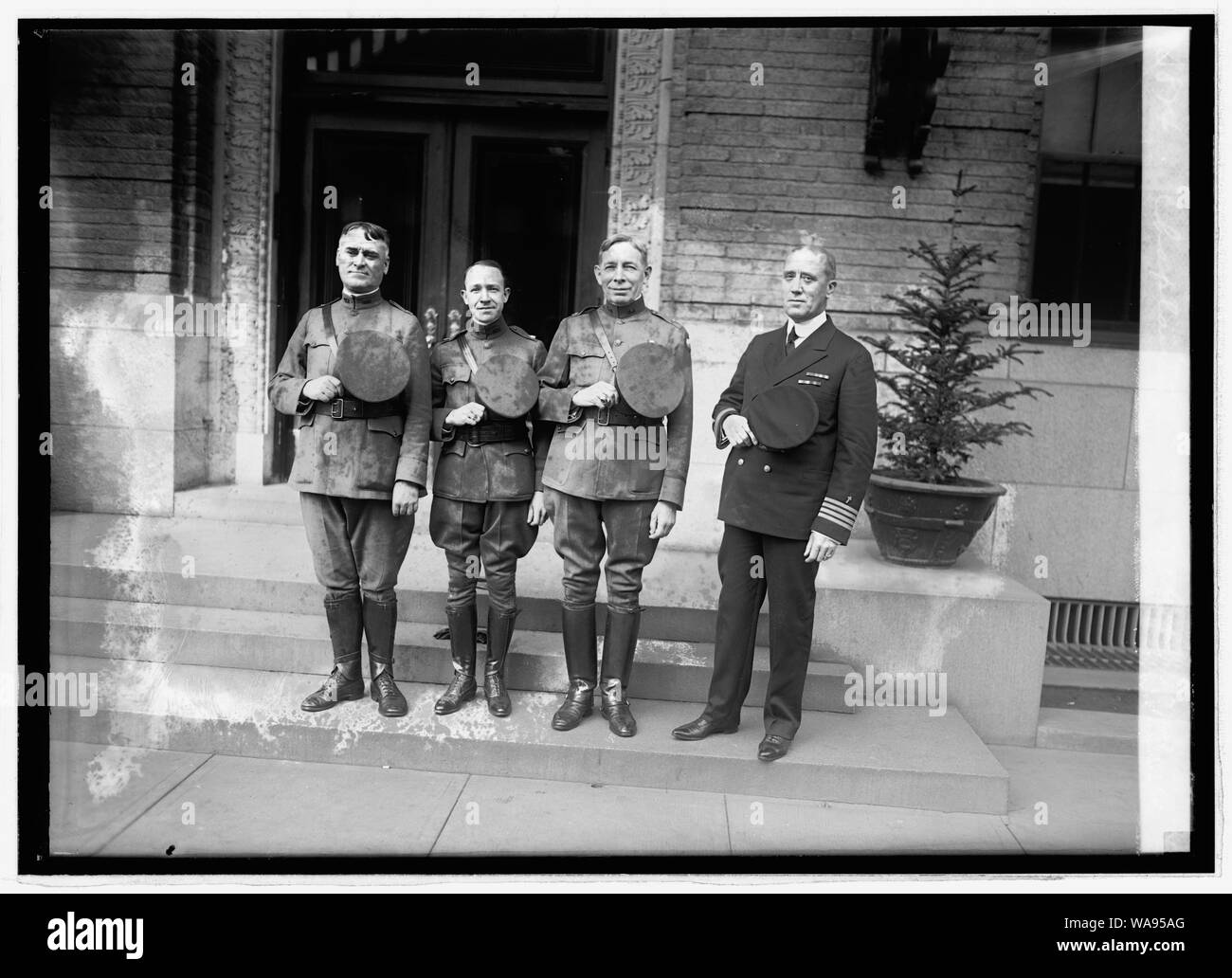 Chaplains Black and White Stock Photos & Images - Alamy