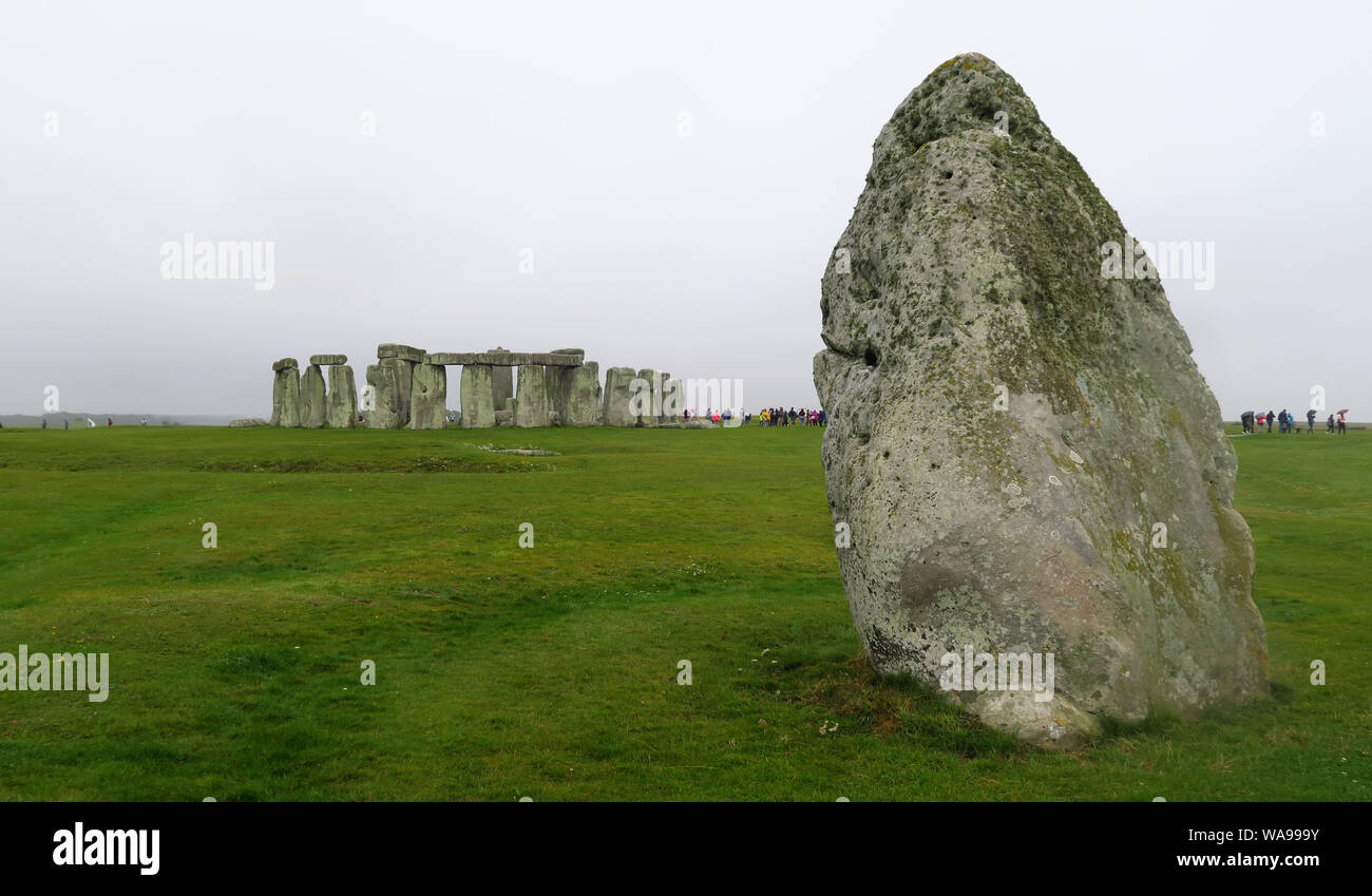 Heel Stone and standing stones at the world heritage site of Stonehenge ...