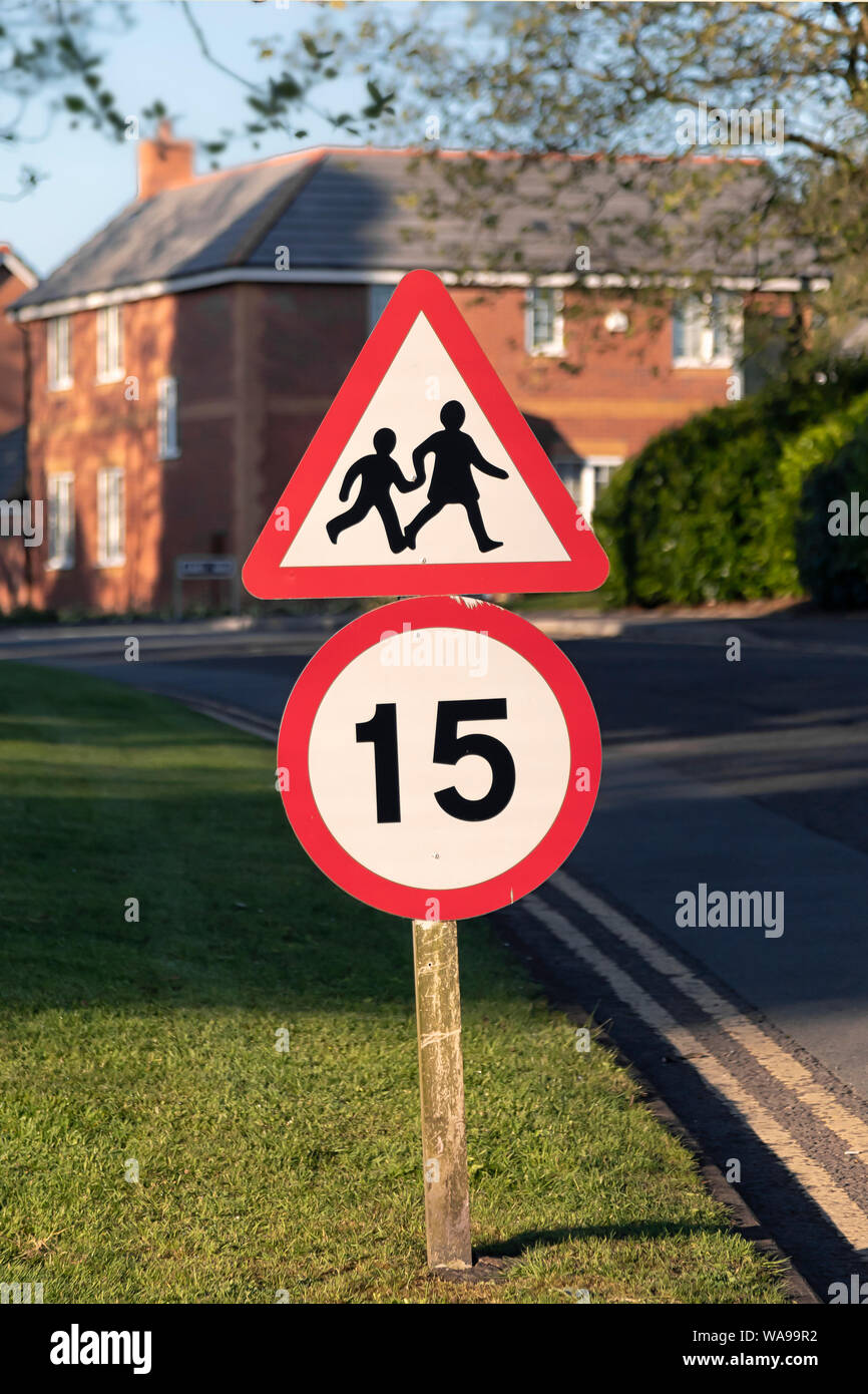 WARWICK, UK - MAY 12, 2019: Speed Limit sight for 15MPH and Children ...