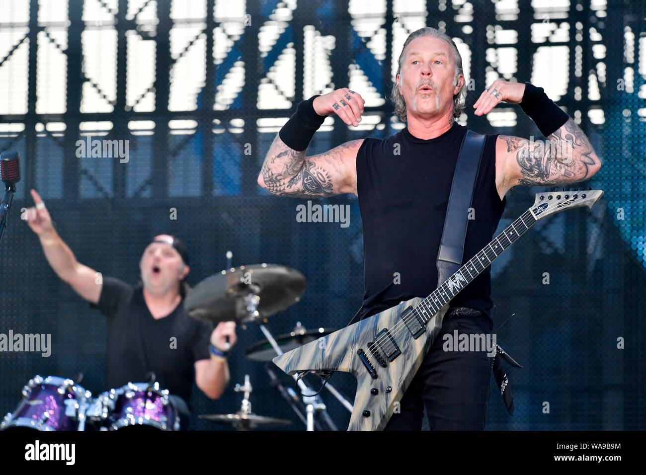 James hetfield metallica concert hi-res stock photography and images ...