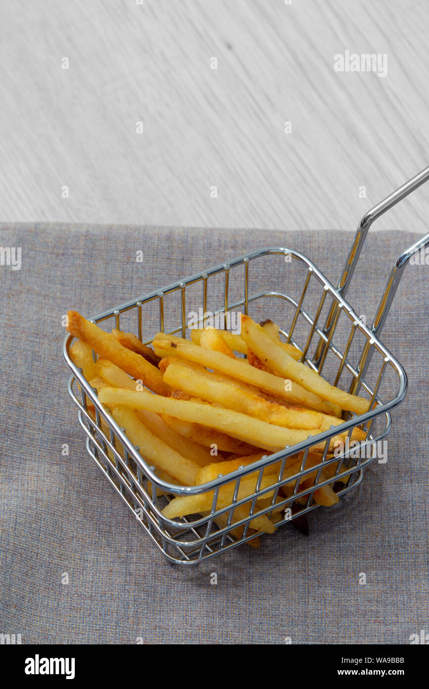 Wire mesh basket hi-res stock photography and images - Alamy