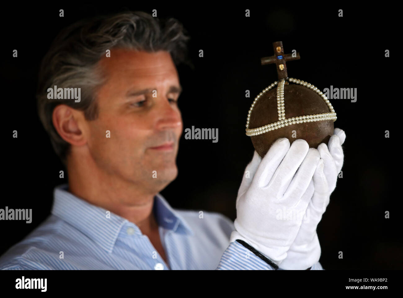 Monty python and the holy grail (1975) hi-res stock photography and ...