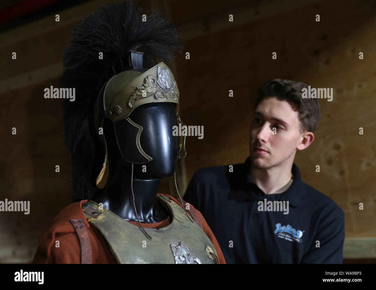 Gladiator gladiator maximus russell crowe hi-res stock photography and ...