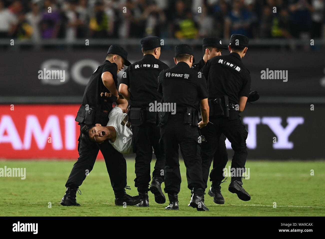 Adoring fan hi-res stock photography and images - Alamy